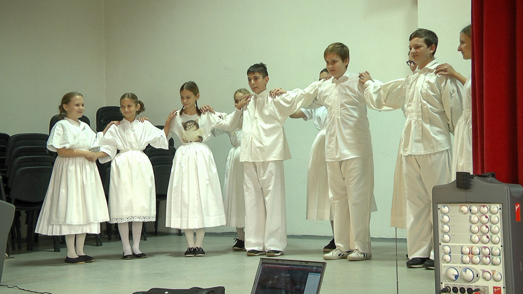 Članovi KUD-a Gradići sretno se vratili kući iz Čilea - Kronike Velike ...