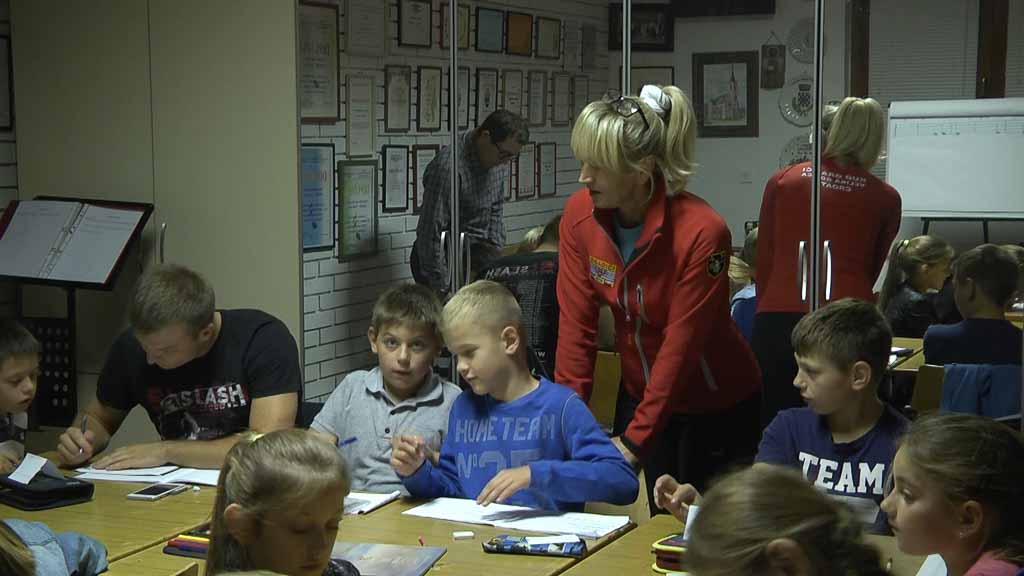 FOTO KUD ''Gradići'' pokrenuo Malu tamburašku školu - Kronike Velike Gorice