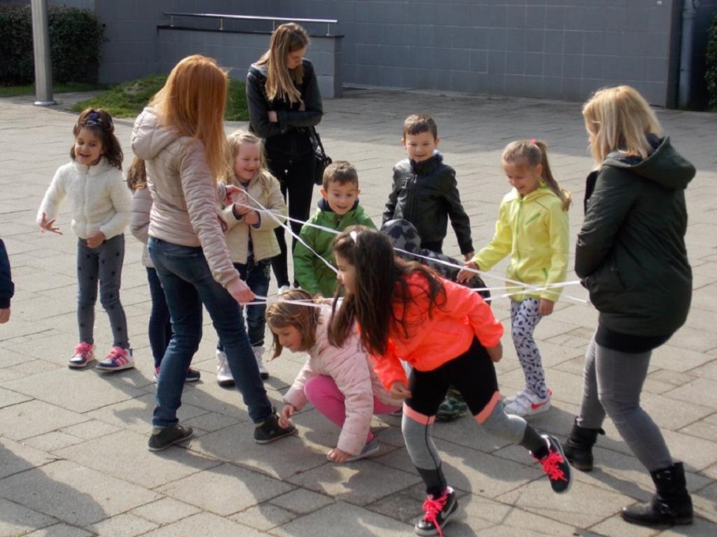 FOTO VIJEST Djeca obilježila Međunarodni dan dječje knjige i zaigrala ...