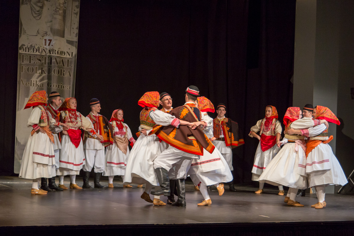 Folkloraši iz cijelog svijeta u Turopolju - Kronike Velike Gorice