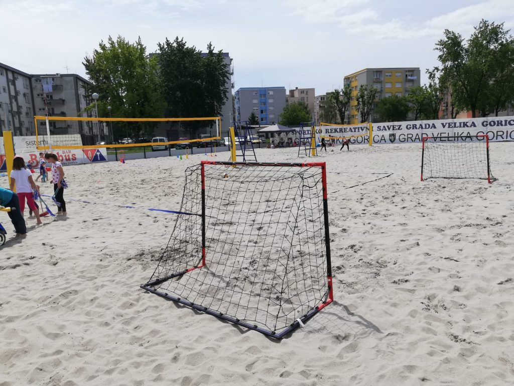 FOTO Pješčana arena u centru grada uz Veseli Planet nudi zabavnu ...