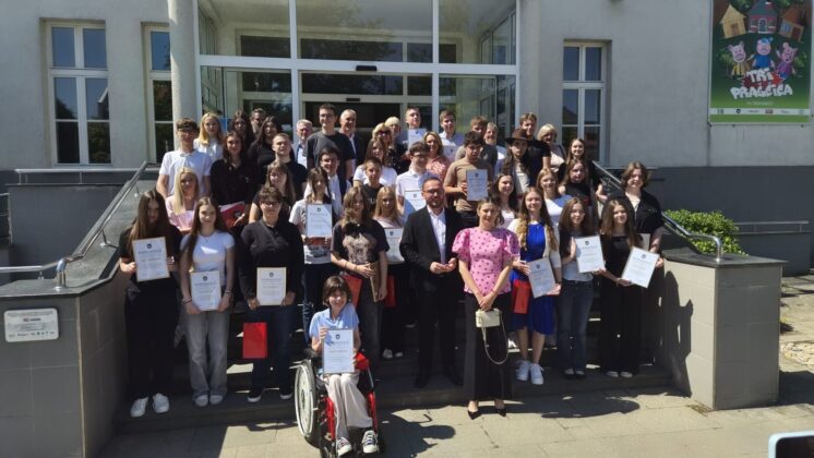 Bravo mladosti! Tradicionalno nagrađeni najbolji učenici našeg grada